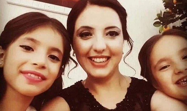 Depremde hayatını kaybeden polis memuru ve kızları toprağa verilecek ... Depremde hayatını kaybeden polis memuru ve kızları toprağa verilecek ...